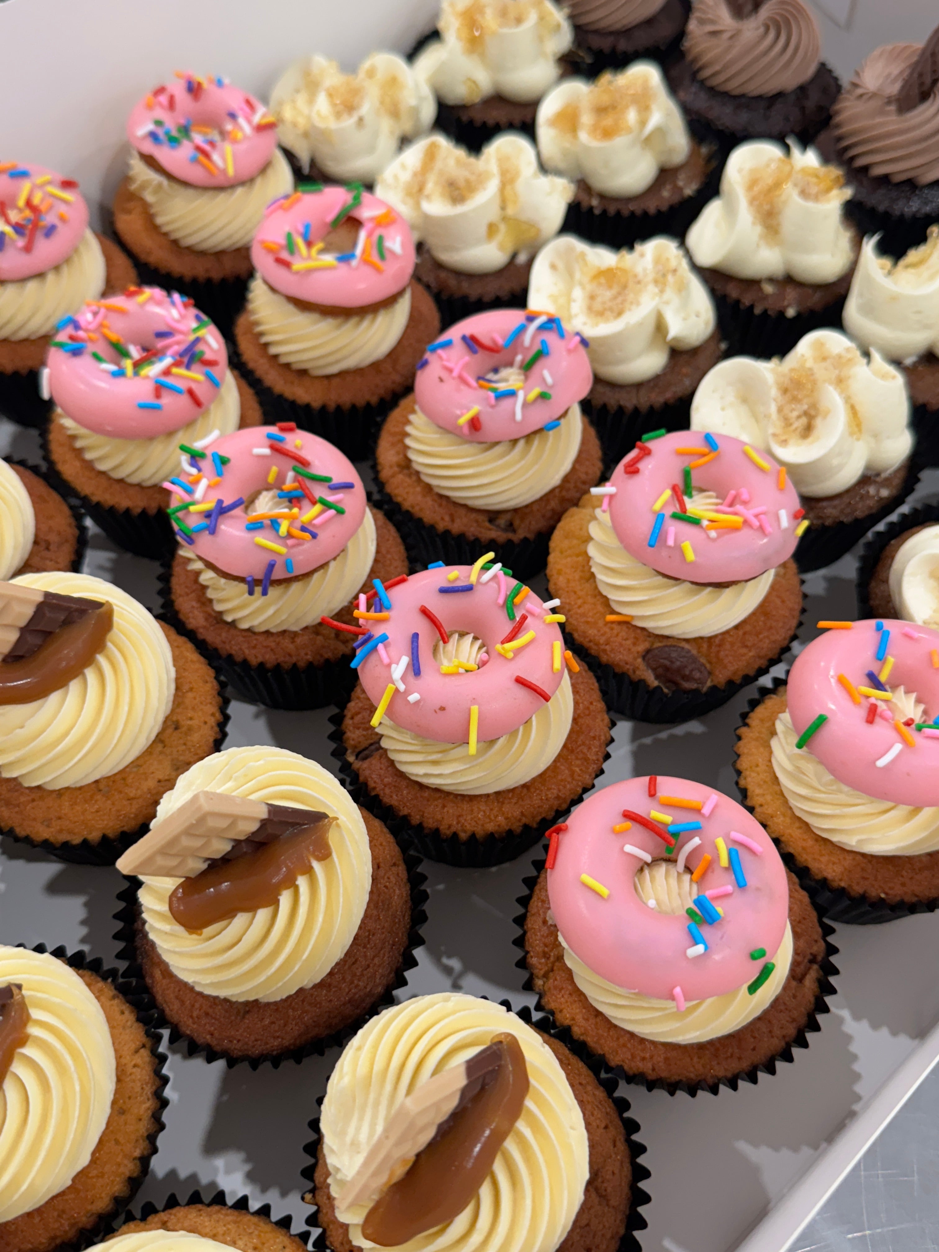 Build you own box – Sugar Rush Bakery Cupcakes Cakes